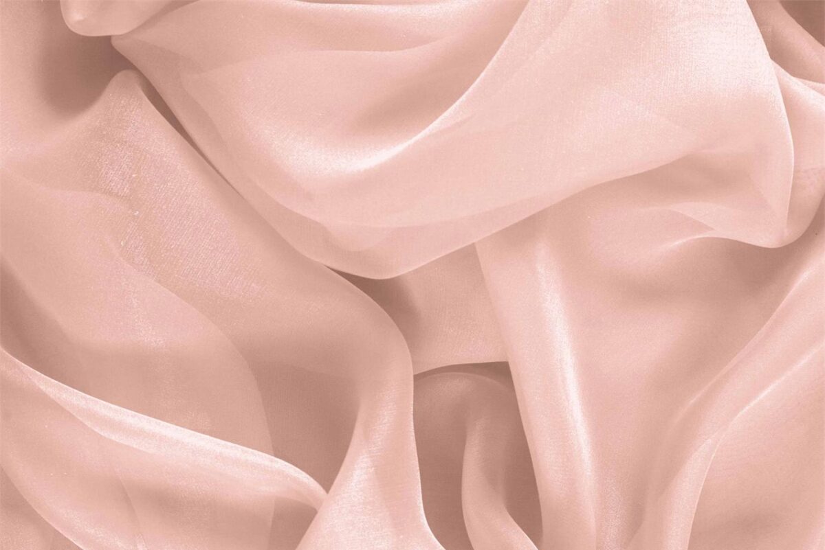 Tessuto Chiffon Rosa Quarzo in Seta per abbigliamento